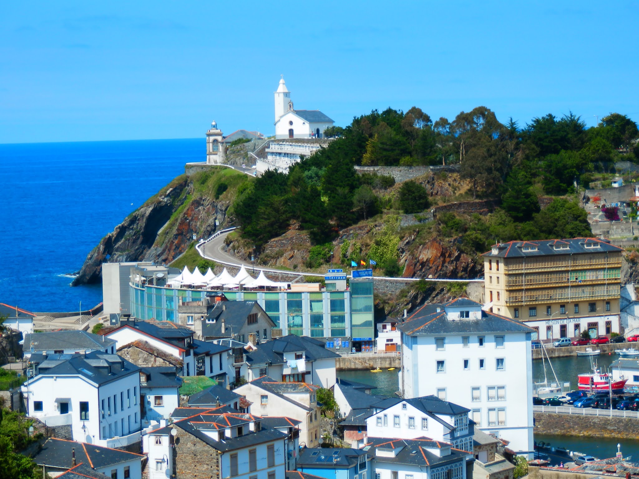 Xurde Morán: LA BLANCA, EL CEMENTERIO Y EL FARO (LUARCA/L.LUARCA, ASTURIAS)