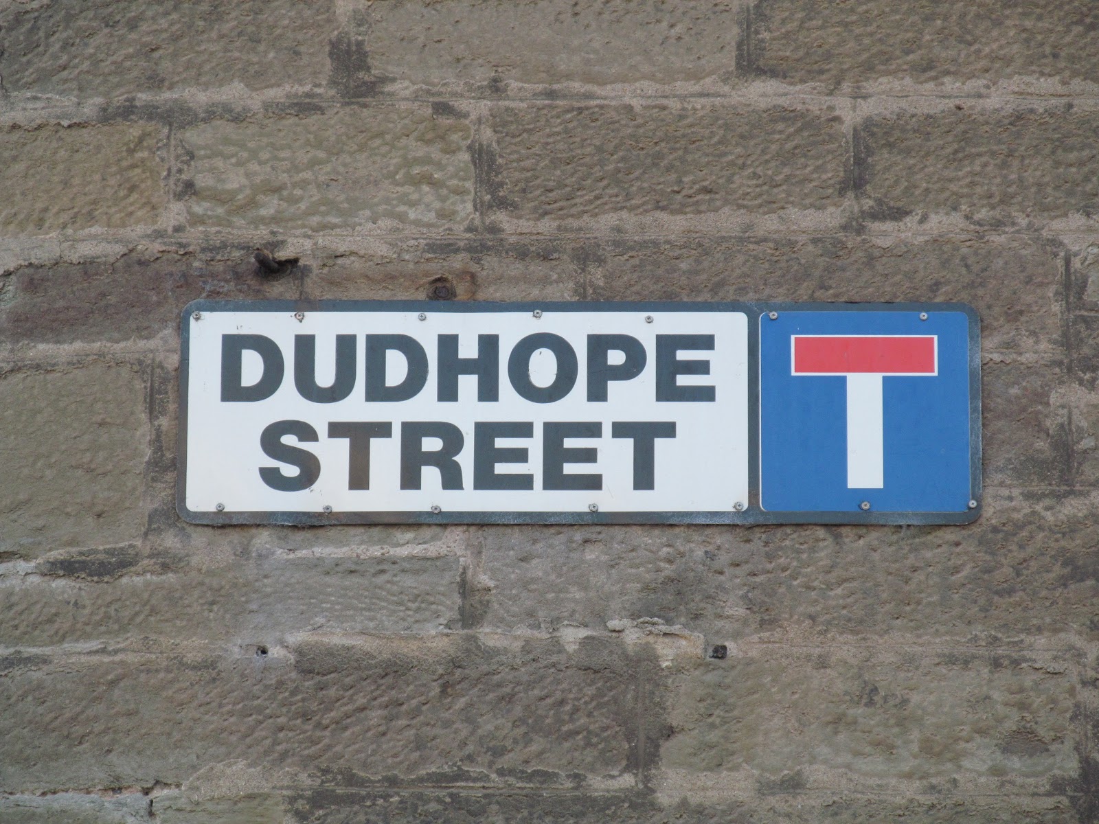 Dundee Photos - City of Discovery: Mid Street Sign Dundee