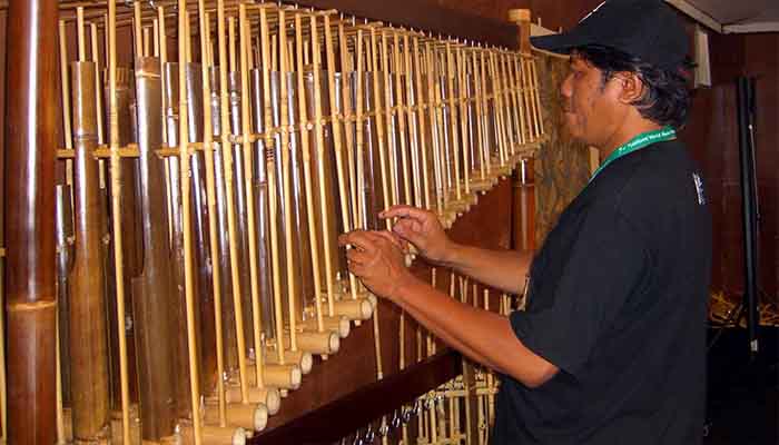 Jenis Alat Musik Angklung Lengkap Gambar dan Penjelasannya - Cinta ...