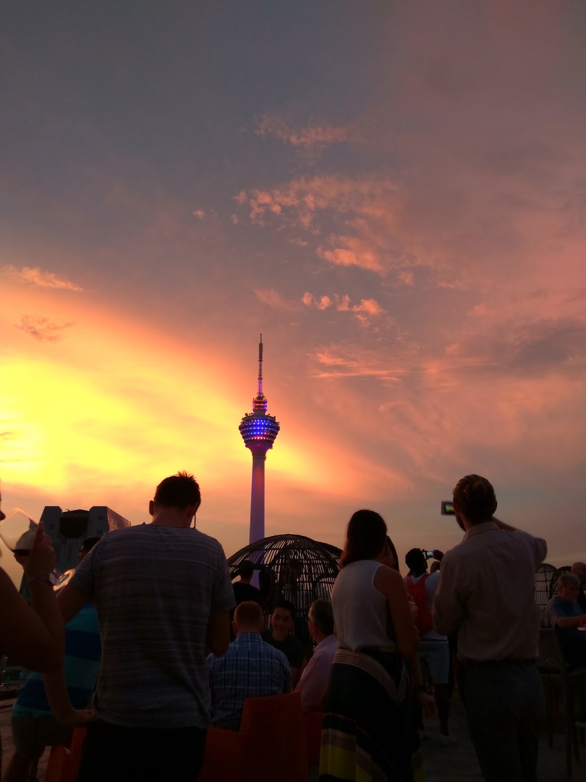cerita merepek meraban: FENDIxKL | HELIPAD LOUNGE, MENARA KH KUALA LUMPUR