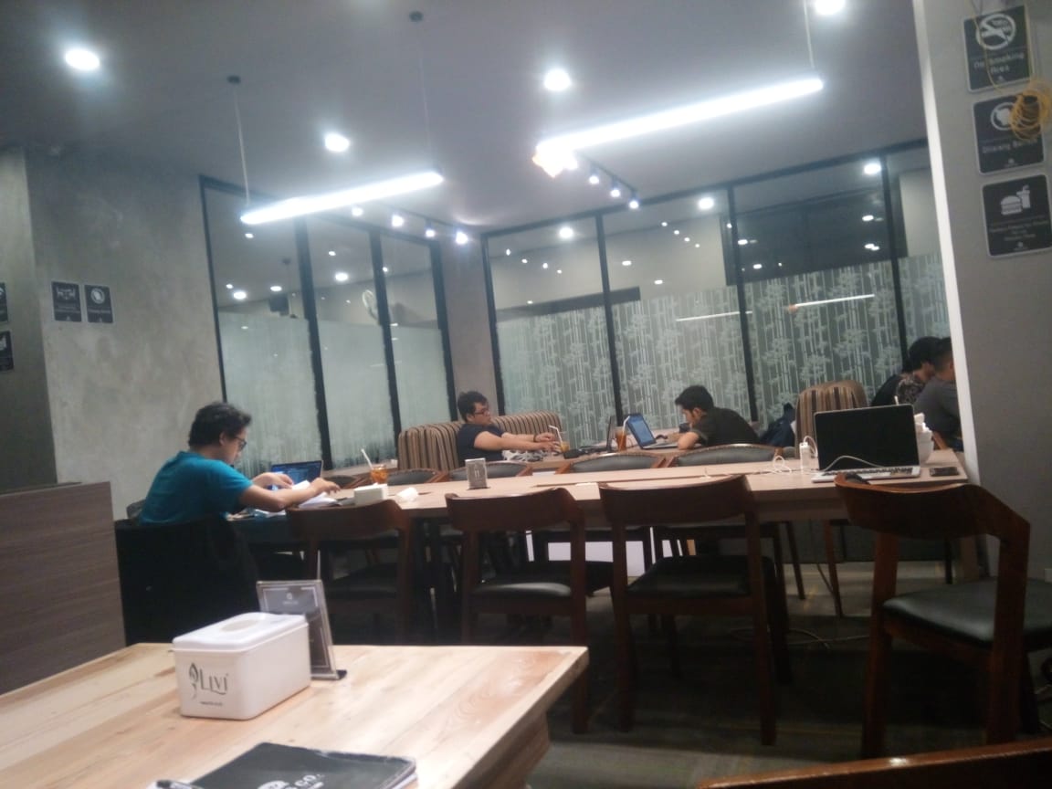 Sans Co Café- Co Working Space- Ide Mengalir Deras, Tugas Menjadi ...