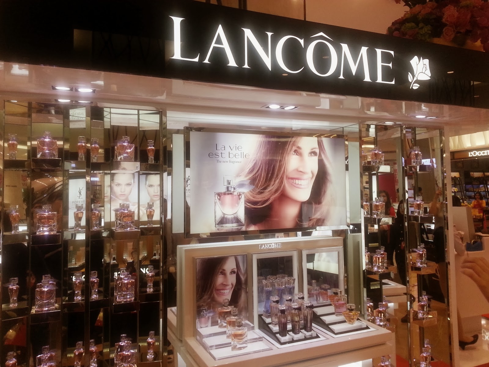 Lancôme Happy Holidays, and Grand Opening of Lancôme counter at Lotte ...