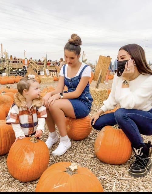 Derek Wolfe and his amzing wife Abigail Burrows: Family Bio