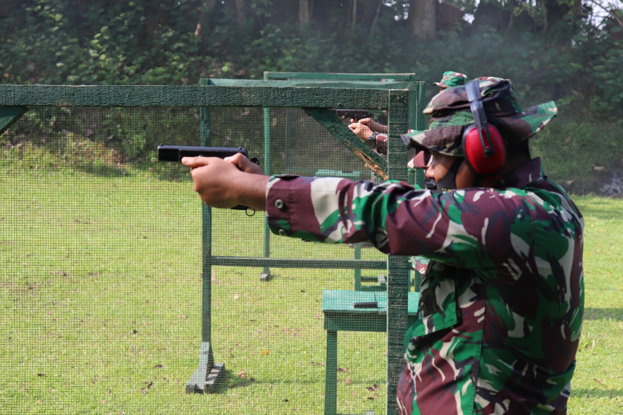 31 Personel Kodim 0411/KM Laksanakan Latihan Menembak Pistol