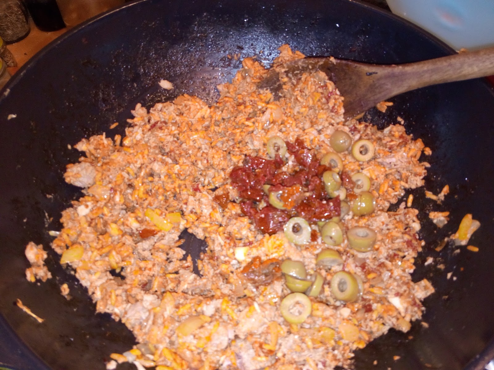 Madhouse Family Reviews: #readcookeat recipe : Piquillos rellenos ...