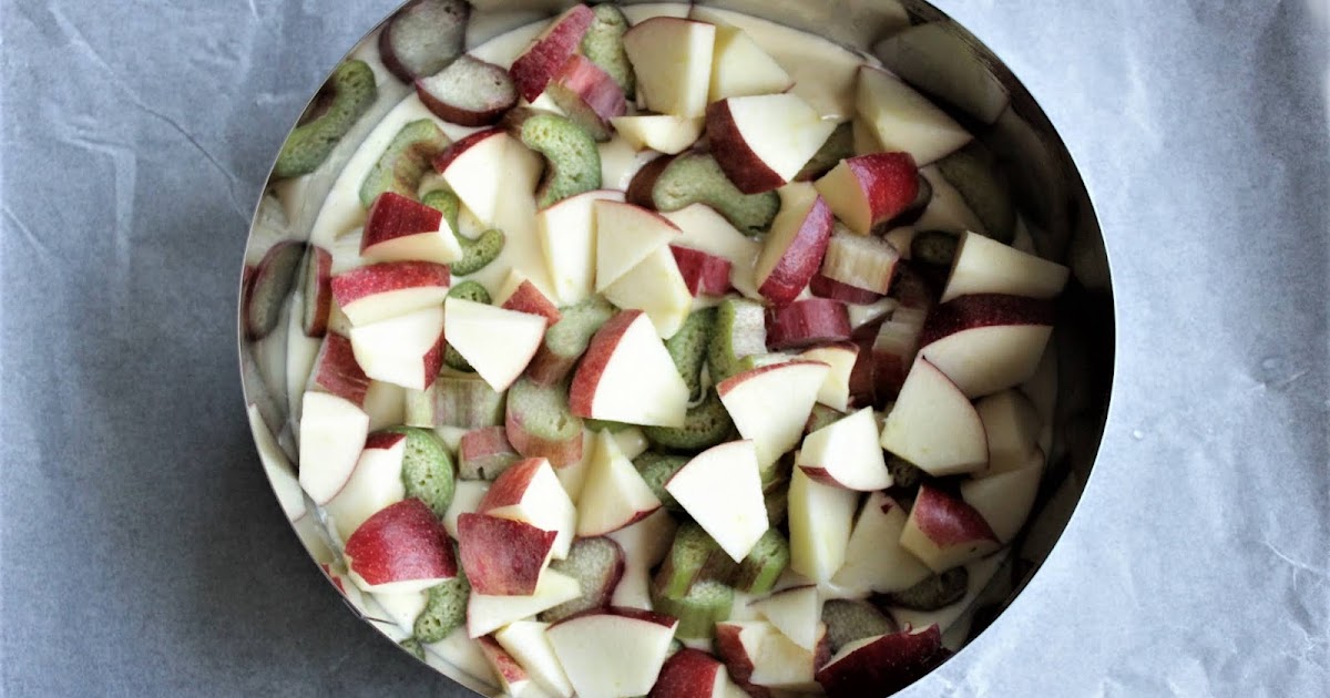 RHUBARB APPLE CRUMBLE | Homemade desserts