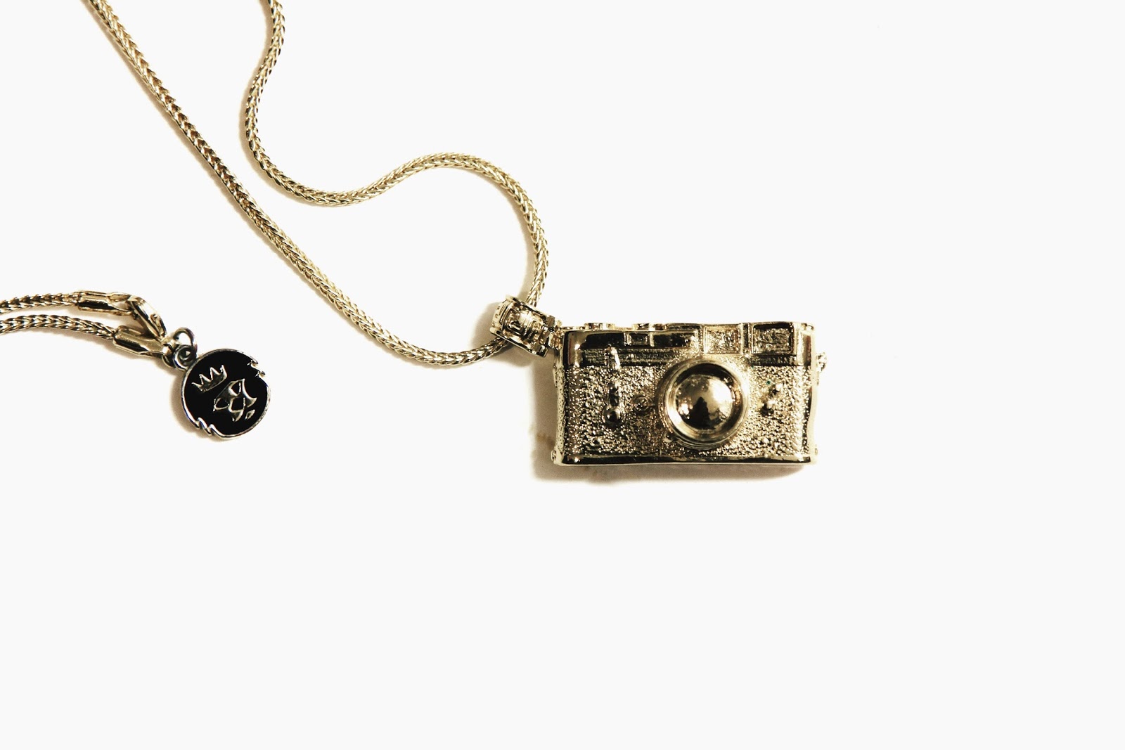 COLOR OF LIFE Branding: PRODUCT PHOTOGRAPHY: Camera Necklace