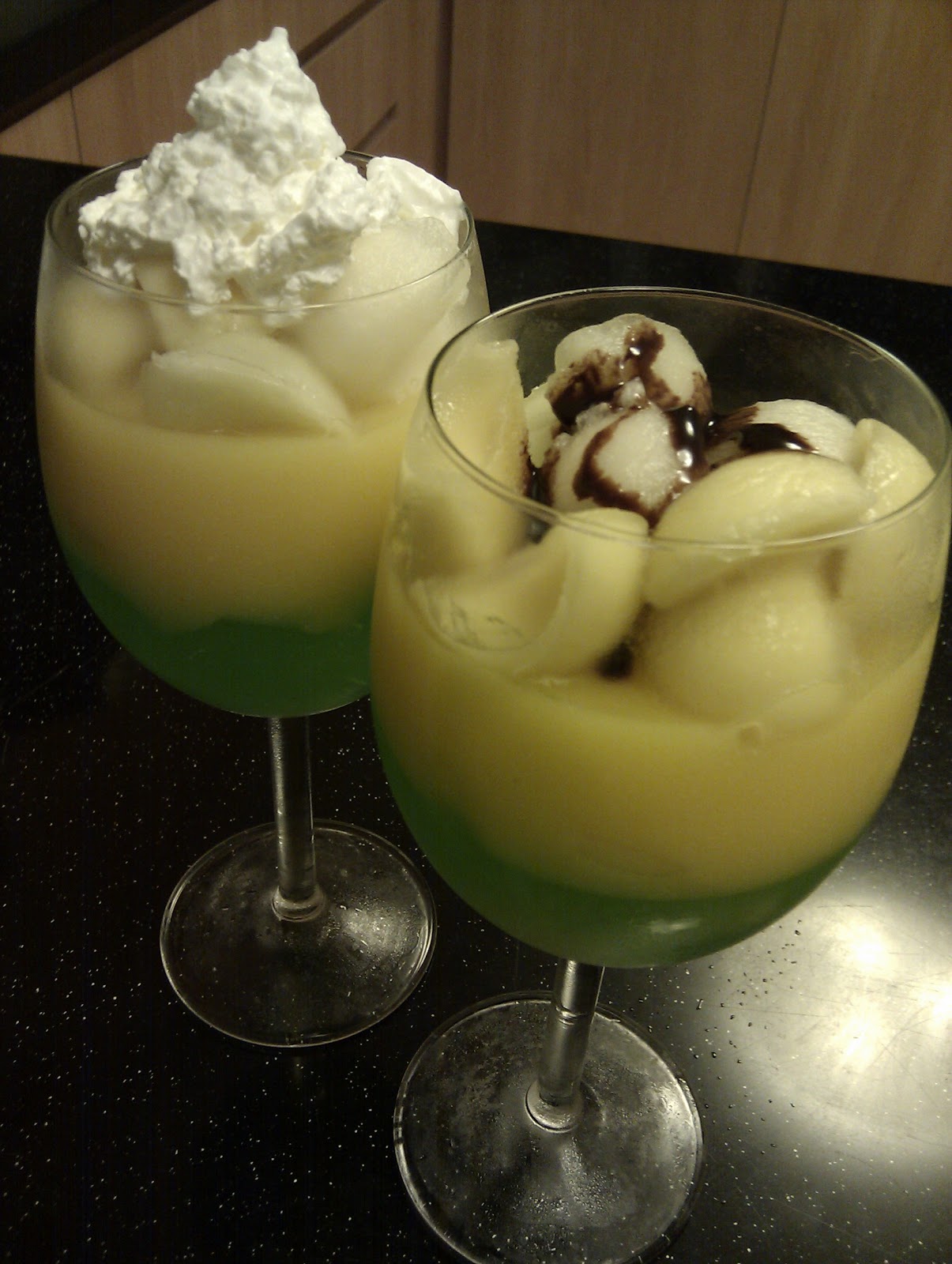 Recipes from Eugene's Kitchen: Honeydew and Mango pudding