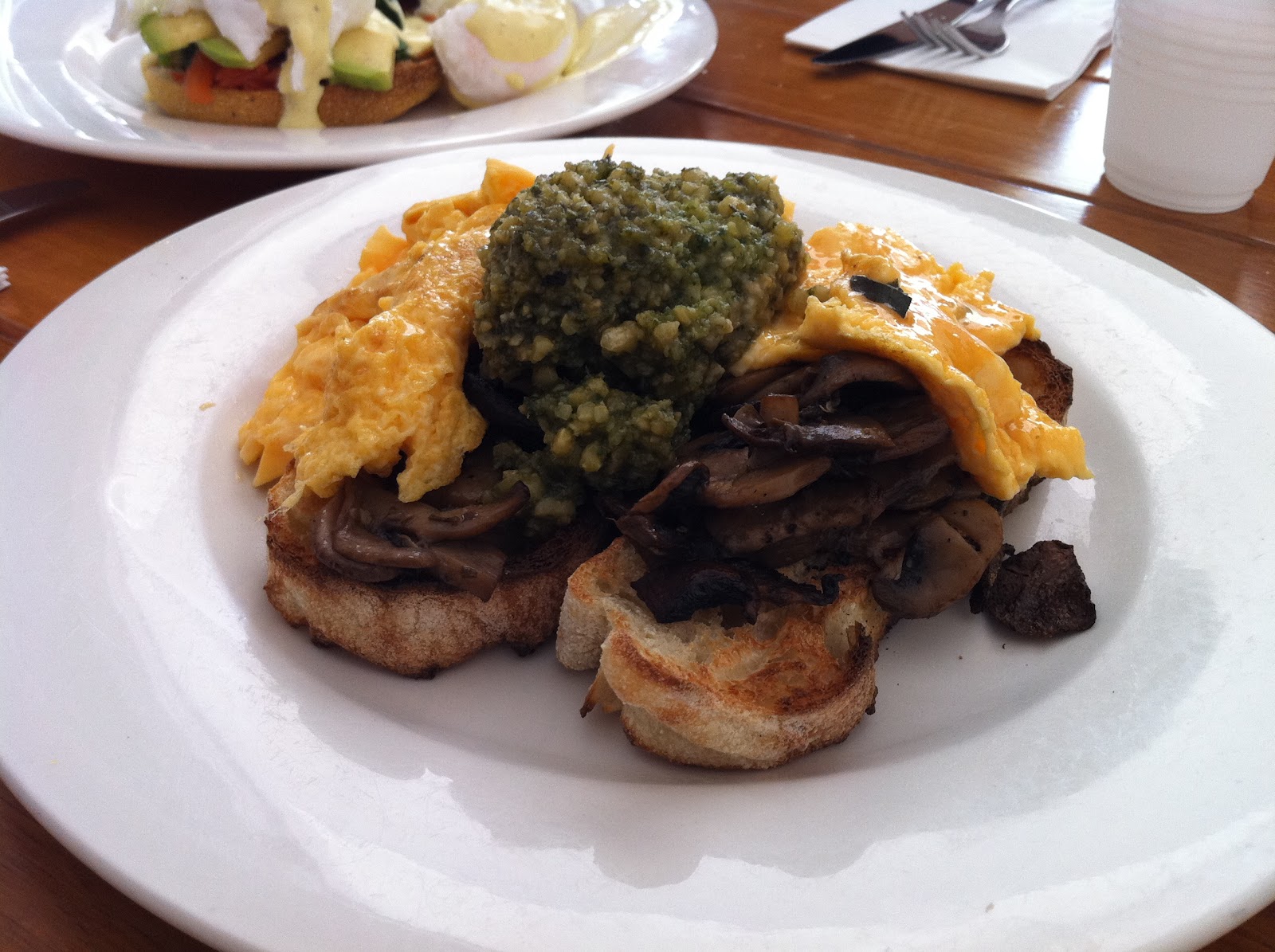 The Cafe Crawler: Bumbles Café @ Budds Beach, Surfers Paradise