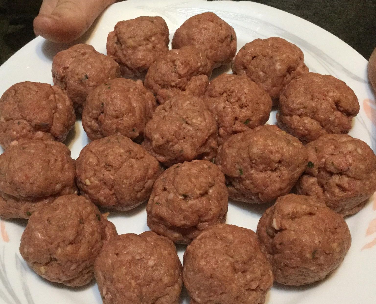 Countrified Hicks: Yummy Meatballs and Gravy