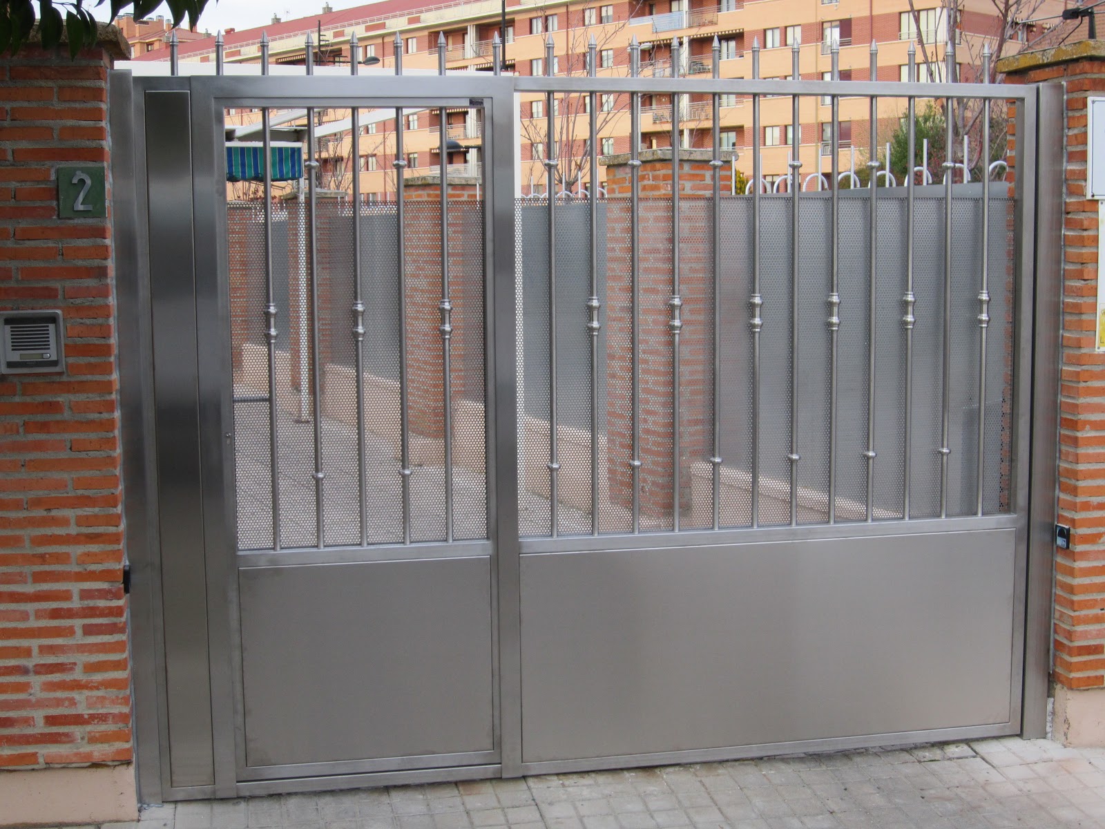 NORBEL CARPINTERIA METÄLICA Y ACERO INOXIDABLE: CANCELA DE ACERO INOX ...