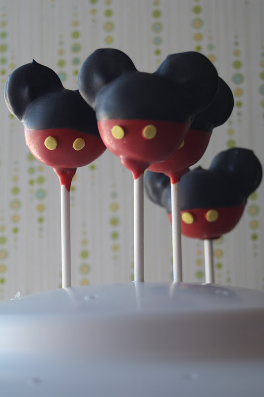 Natalie's Cake Pops: Mickey Mouse Cake Pops