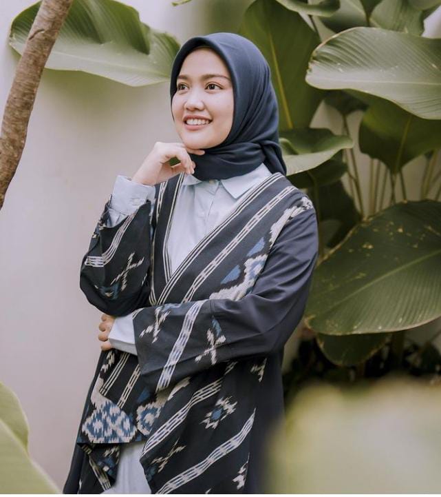 DIAJENG LESTARI, PEMILIK E-COMMERCE FASHION MUSLIM PERTAMA DI DUNIA | Majalah Wanita