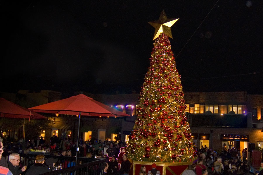 Pasadena en Español: La Celebracion de las Luces en One Colorado.