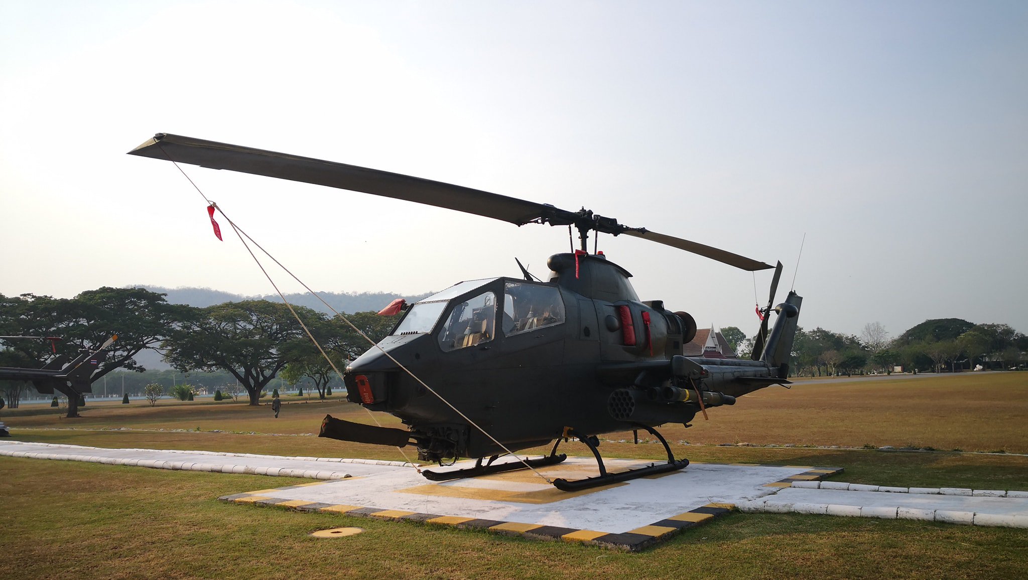 THAIDEFENSE-NEWS: ประมวลภาพ AH-1F Cobra และ AS550 C3 Fennec