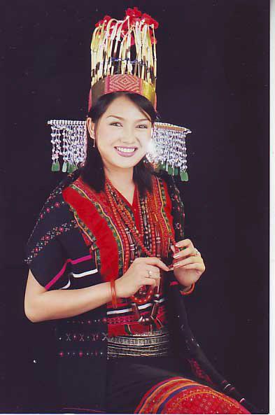 Thet Mon Myint: Chin Traditional - www.burmesemodel.com