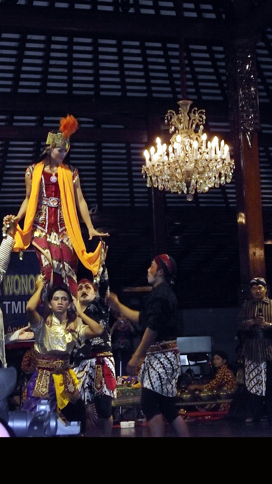 seni budaya & tokoh karakter: Tokoh Wayang Raksasa Yang Berbudi Luhur