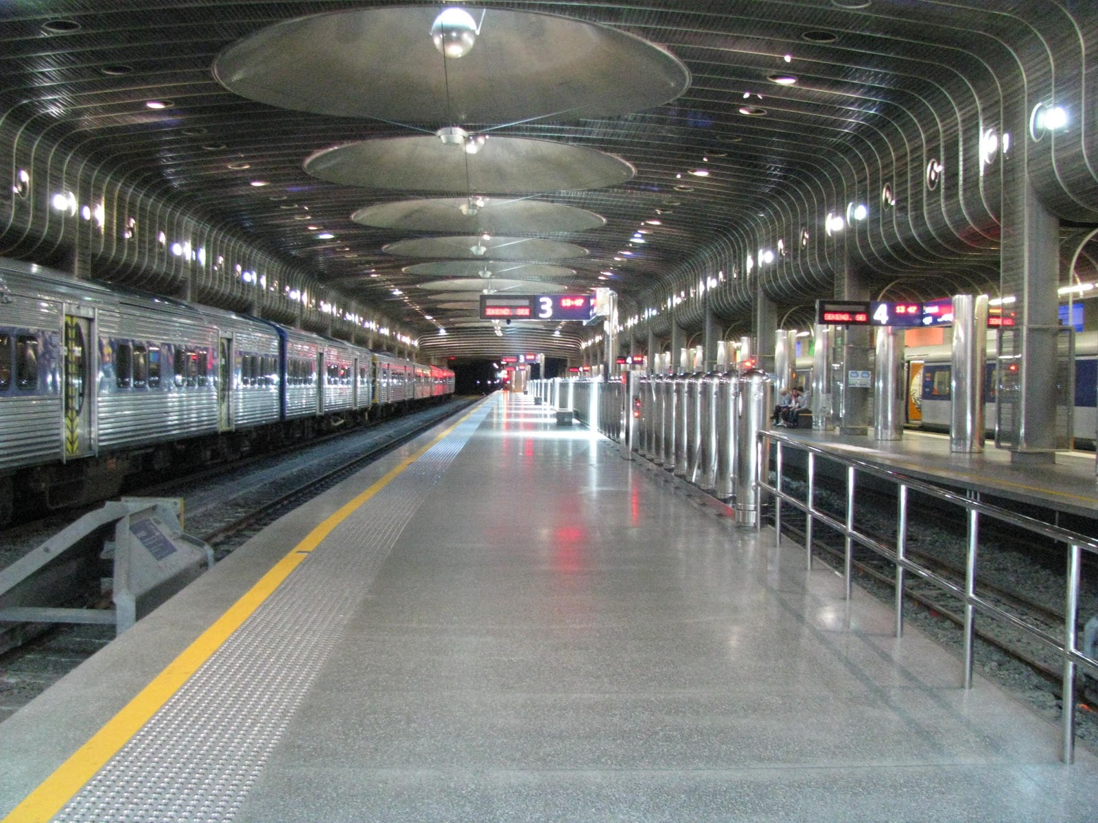 New Zealand Tourist Guide: Britomart Train Station in Auckland