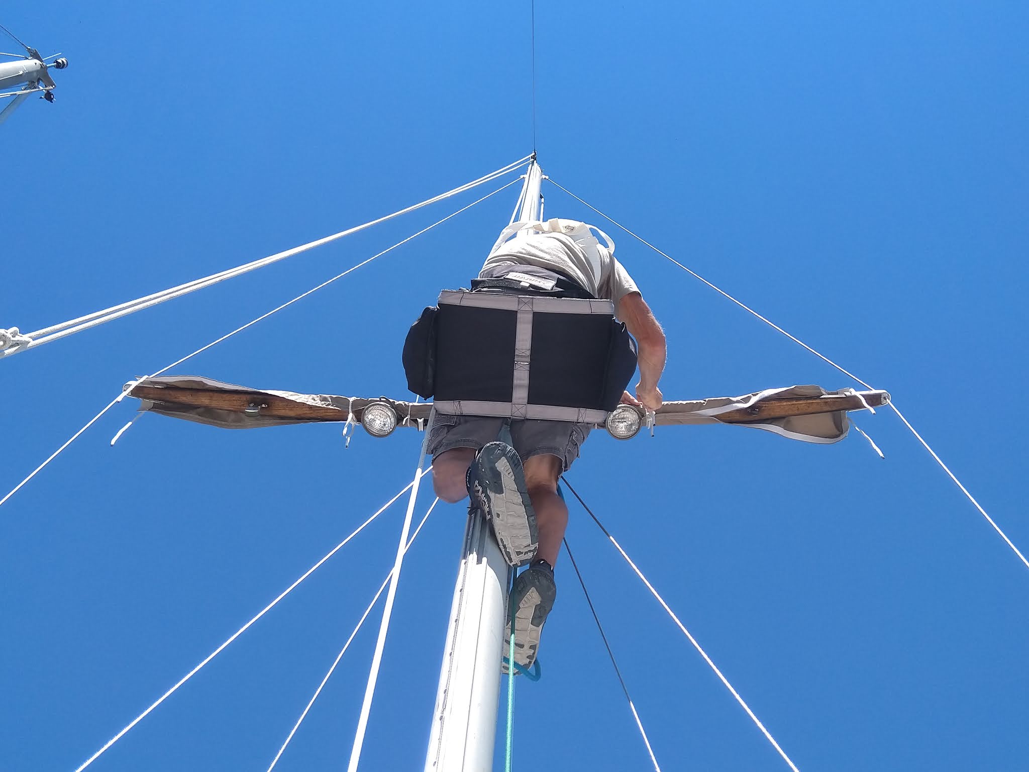 Cruising - Team Rogers: Mast Monkey ~ Installing Spreader Boots