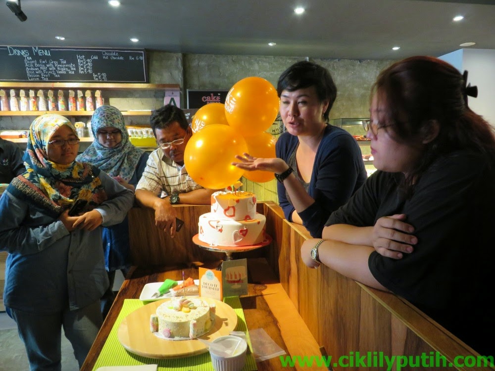 CikLilyPutih The Lifestyle Blogger: Mari D.I.Y Deco Kek Di Cake Sense, TTDI