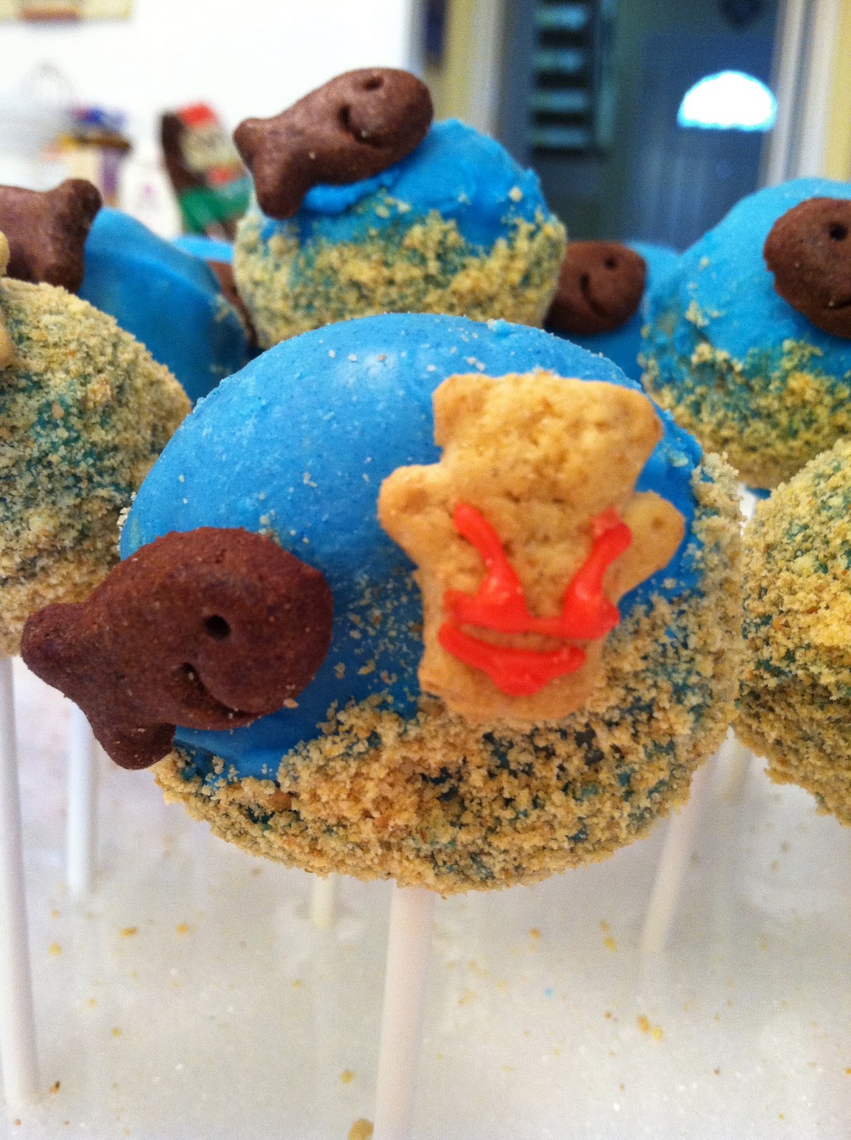 Baking as an Adventure : Teddy Grahams and Goldfish go to the Beach