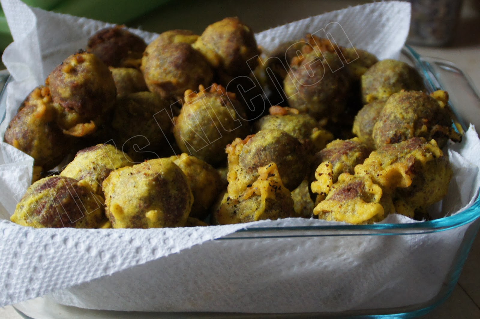 Viki 's Kitchen: Munthiri kothu