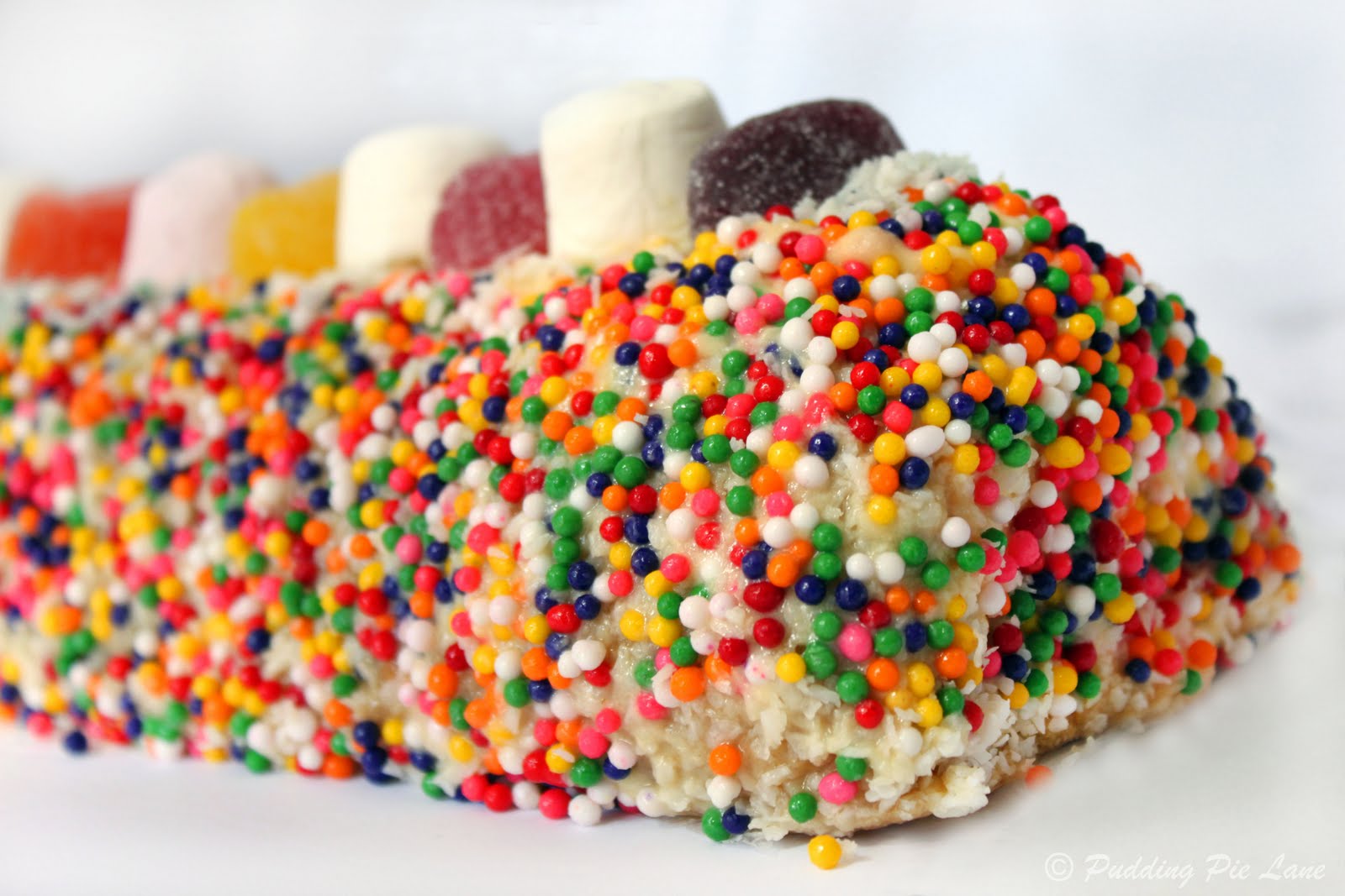 Pudding Pie Lane: Lolly Log Cake
