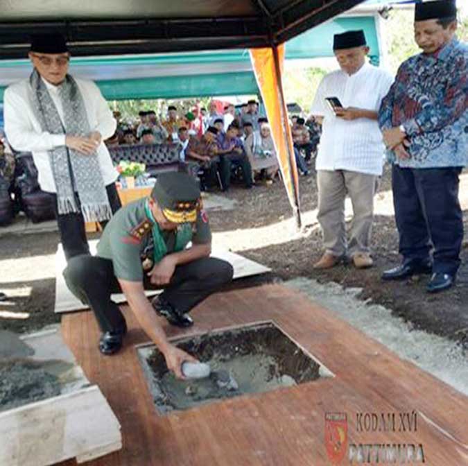 Pangdam Pattimura Letakkan Batu Pertama Masjid Al Ikhlas - Maluku Post
