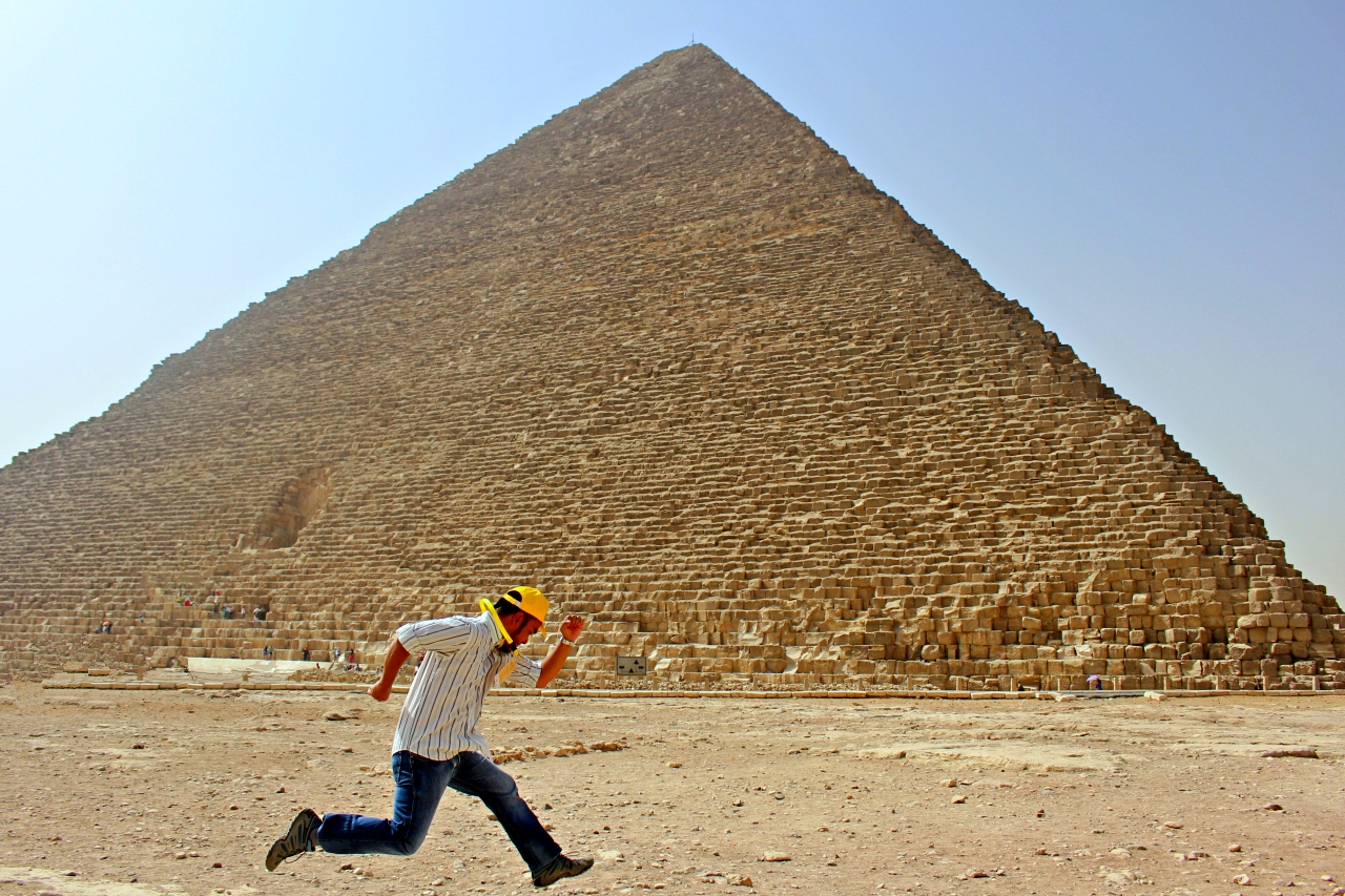 A Surreal Moment at the Great Pyramid of Giza | Egypt - Nomadic Experiences