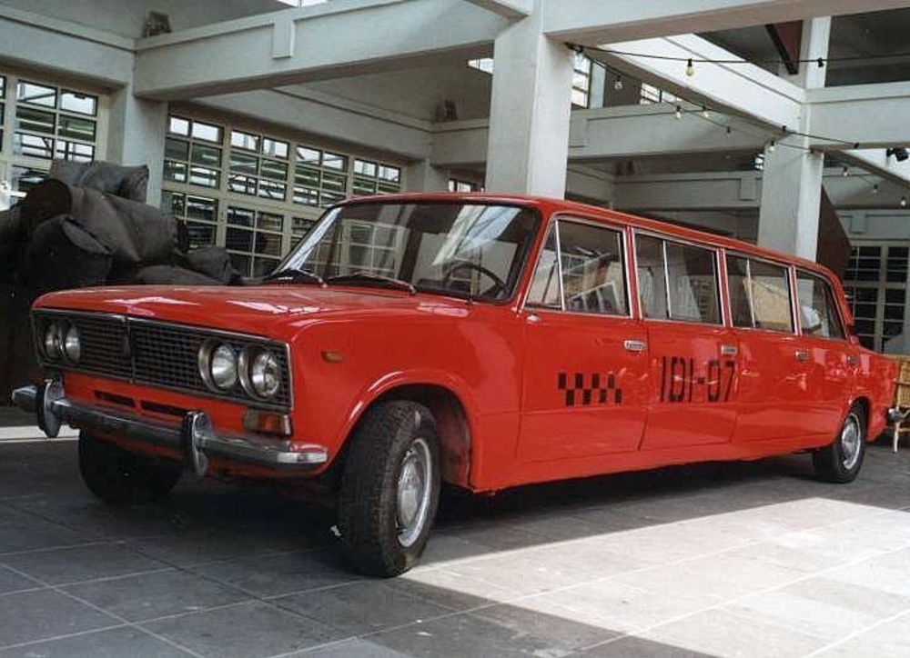 20 Amazing Photos of “Luxurious” Lada Stretched Limousines | Vintage ...