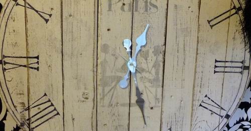 4 the love of wood: CLOCK MADE FROM SALVAGED WOOD - recycling fence boards