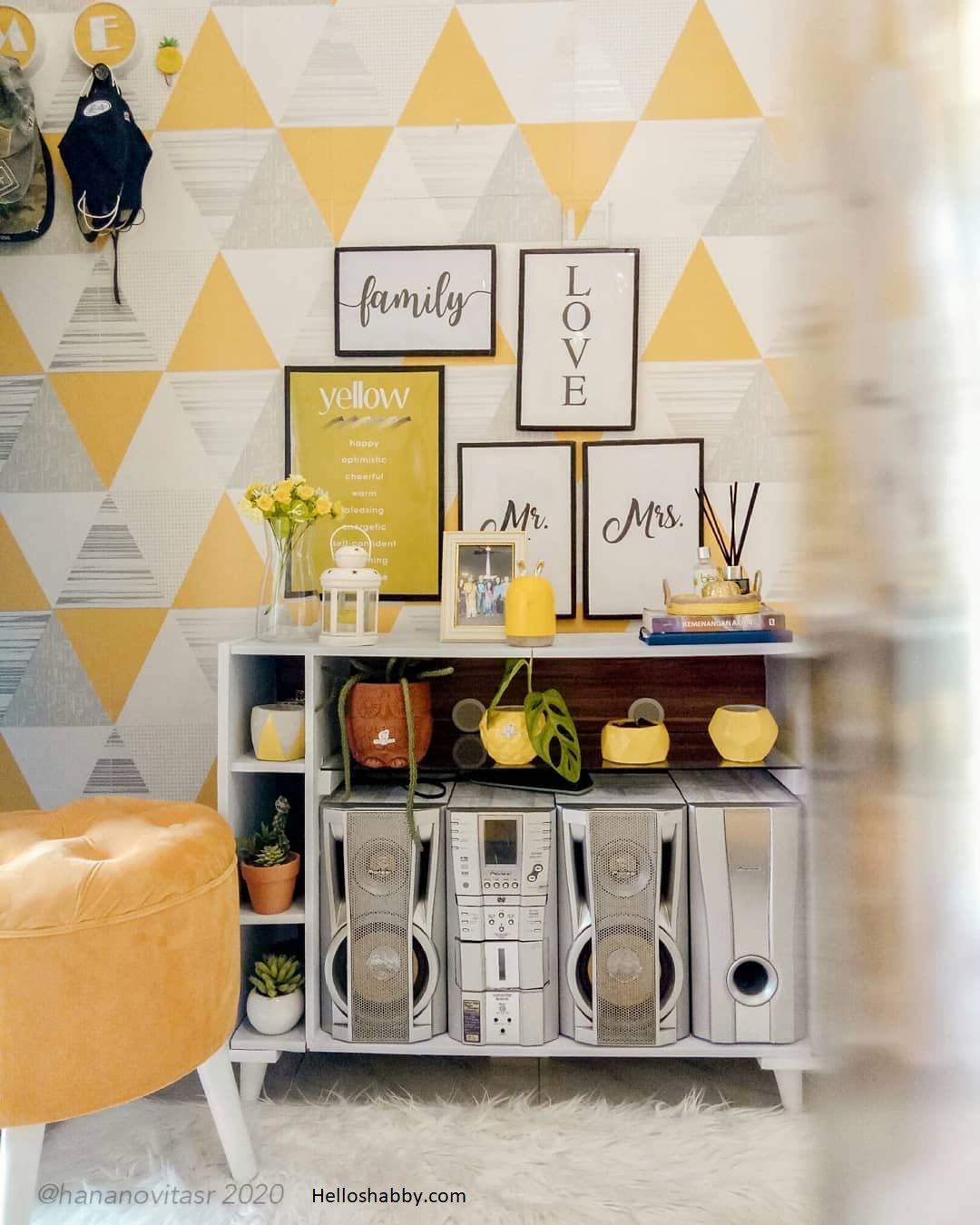 Beautiful Yellow Home Design Pictures and Ideas | Make Your Space ...