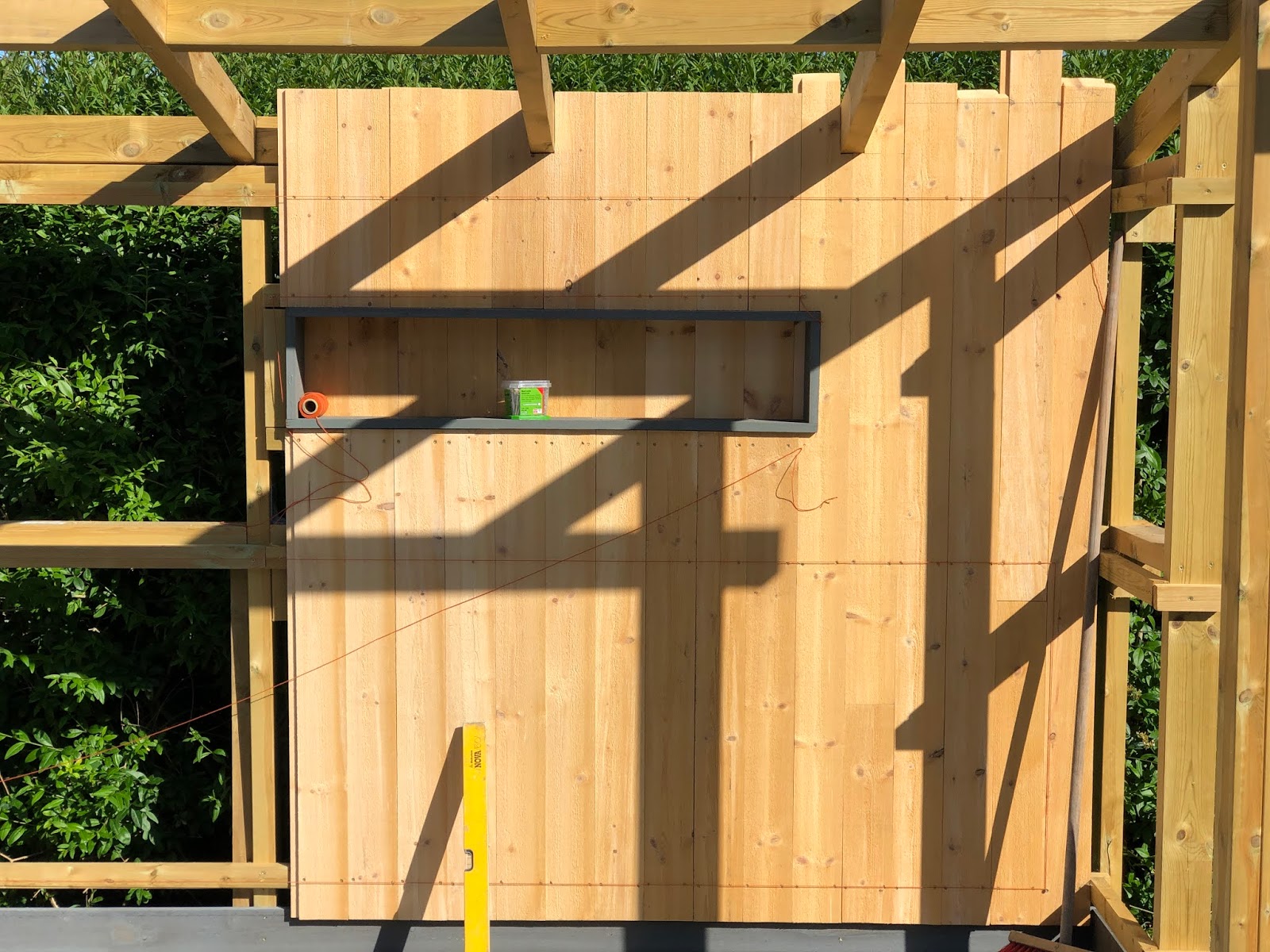 Hjemmelagd: Levegg med halvtak