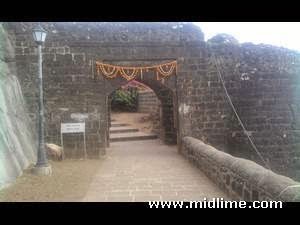 Shivneri fort a birth place of Chhatrapati Shivaji Maharaj - Forts and ...