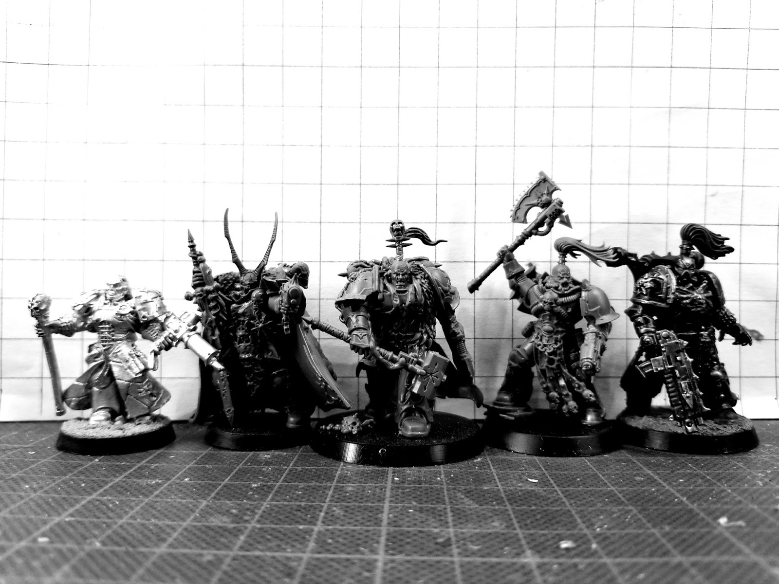 Super Massive Beast: Shadowspear -- Size comparisons -- Chaos Troops