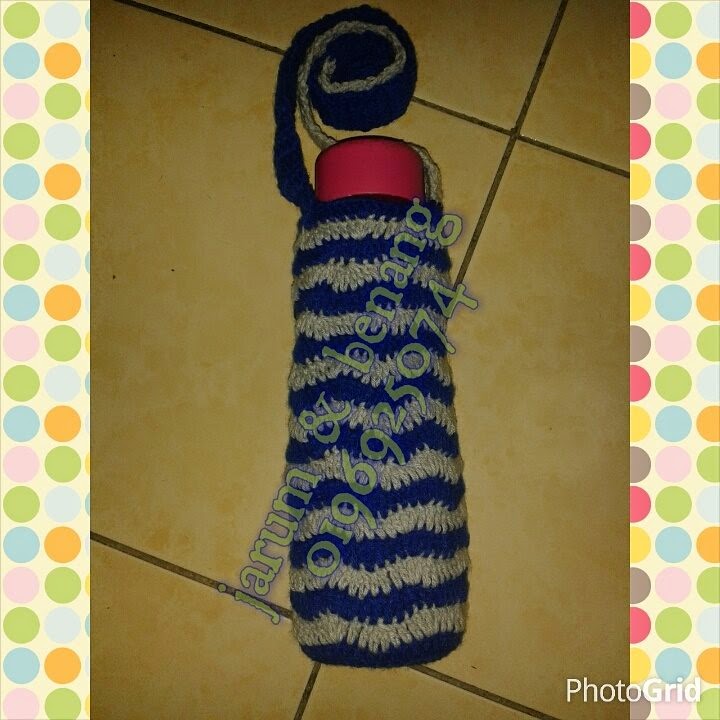 JARUM & BENANG: Sarung Botol Air Krusye