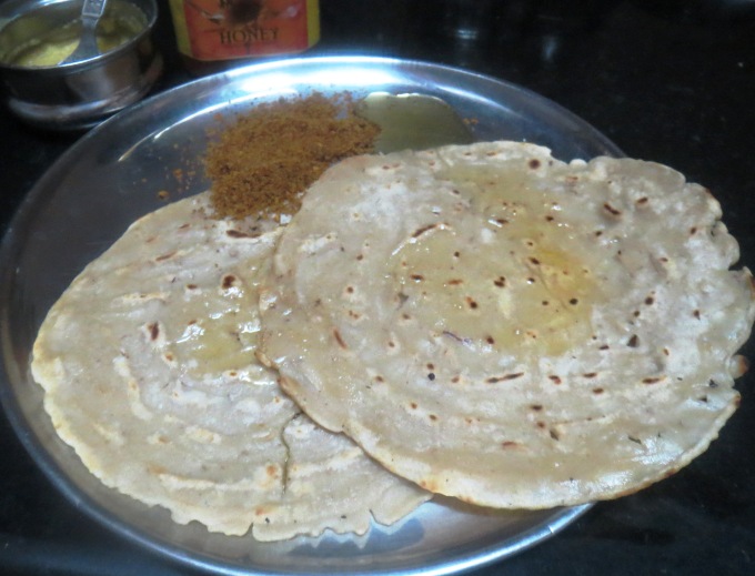 ಅಡಿಗೆ - Adige: Simple Jolada Rotti (Jowar/Sorghum Roti)
