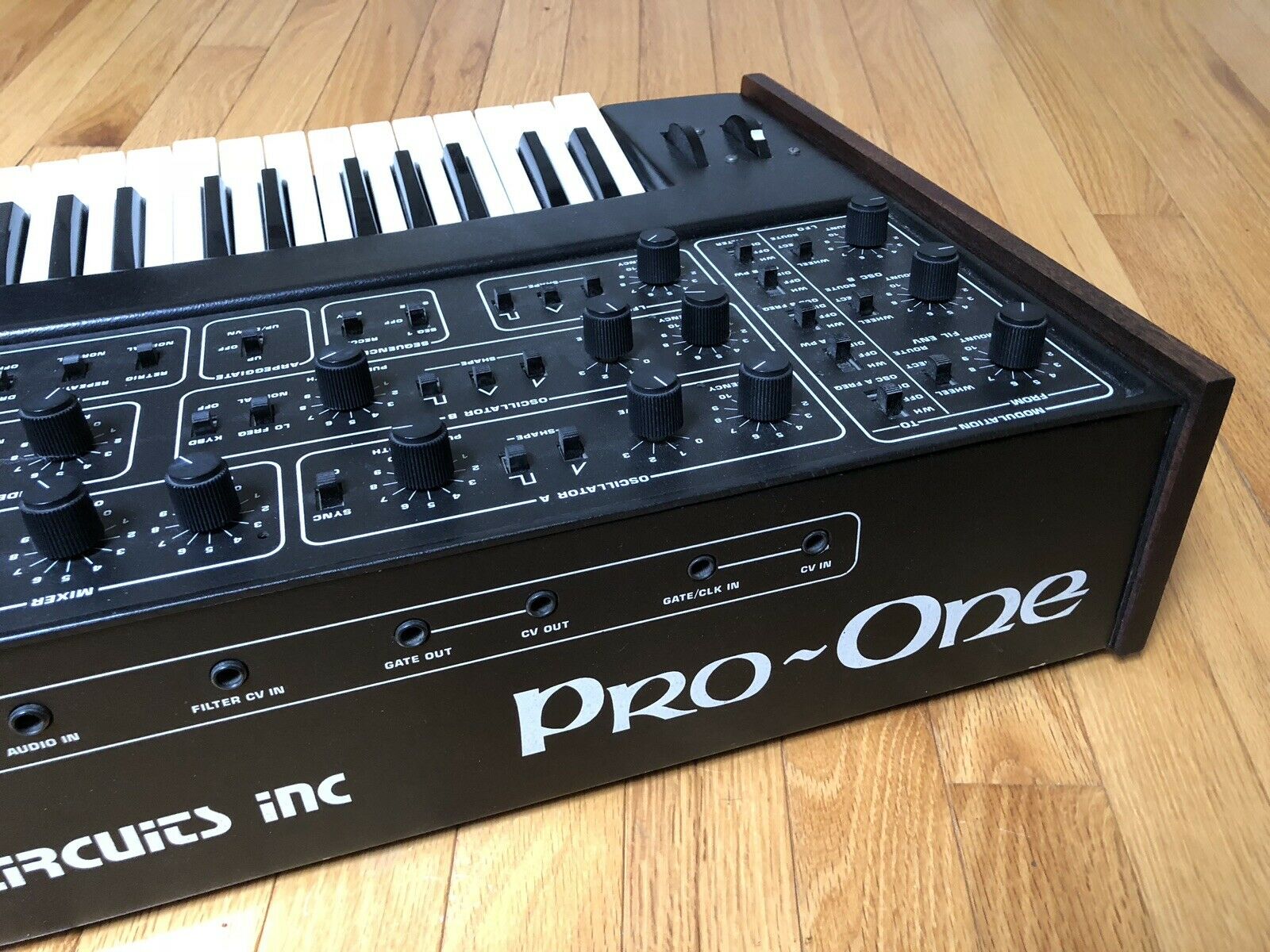 MATRIXSYNTH: Sequential Circuits Pro One Keyboard Synthesizer SN