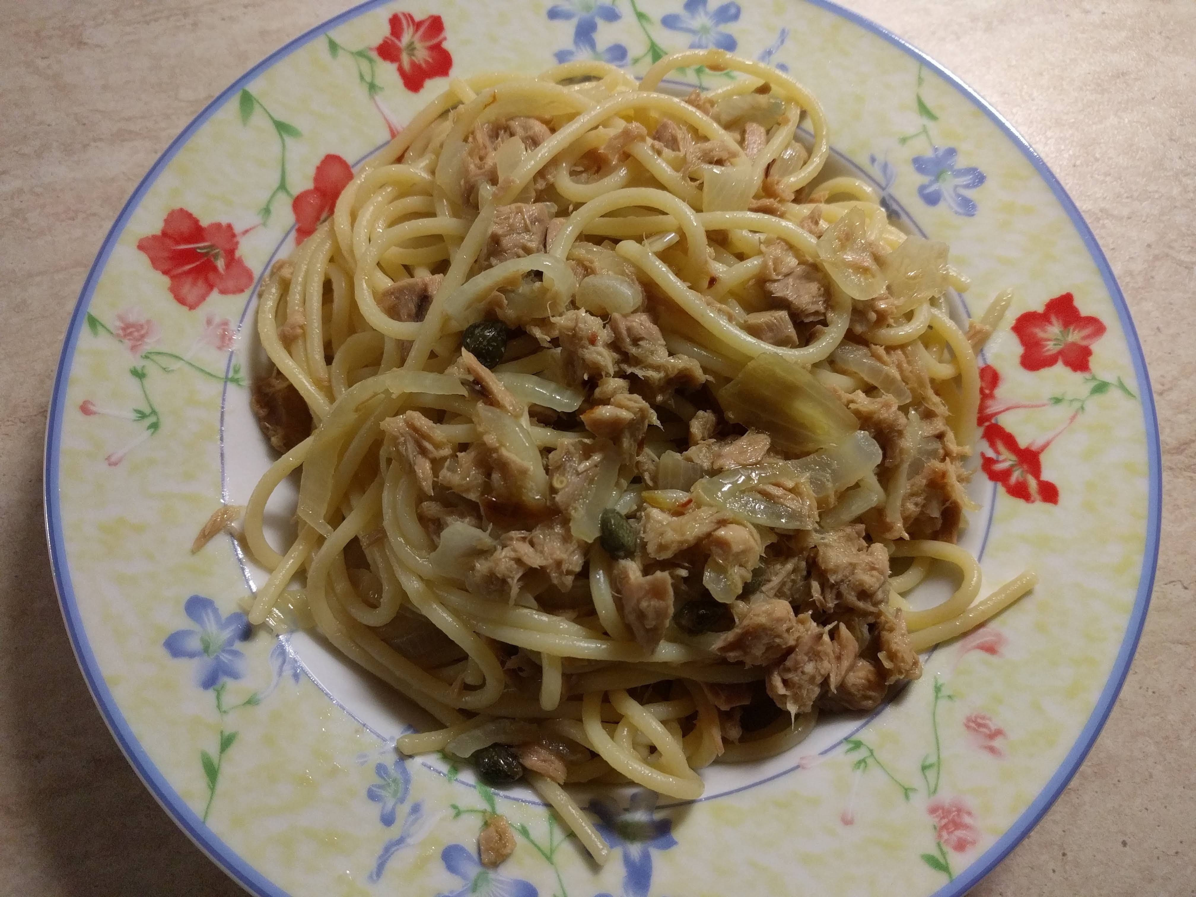 CucinaMini: Spaghetti con tonno e cipolla