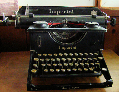 oz.Typewriter: The Eccentric Brain Behind Imperial Typewriters