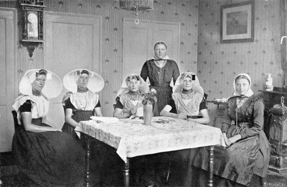 30 Rare Photographs Capture Daily Life in the Netherlands From Between ...