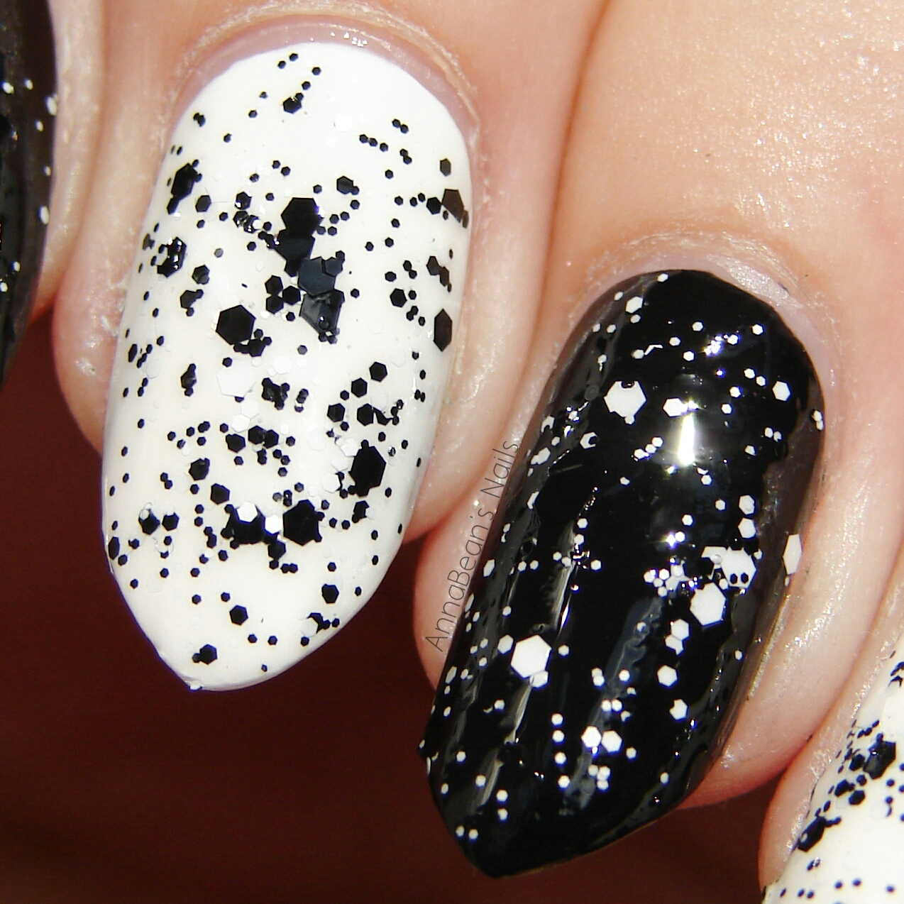 Monochrome Nails with Anna & Mama Bean - NailImplant