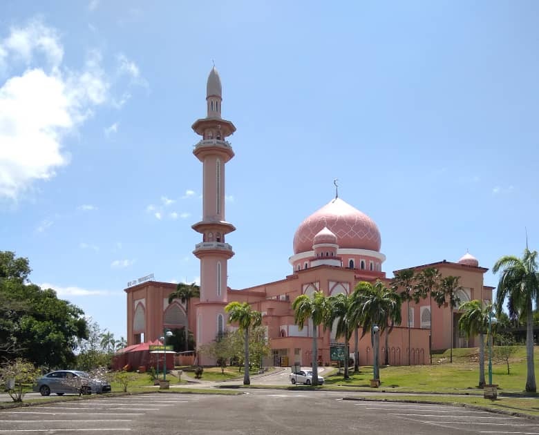 Panorama Masjid UMS