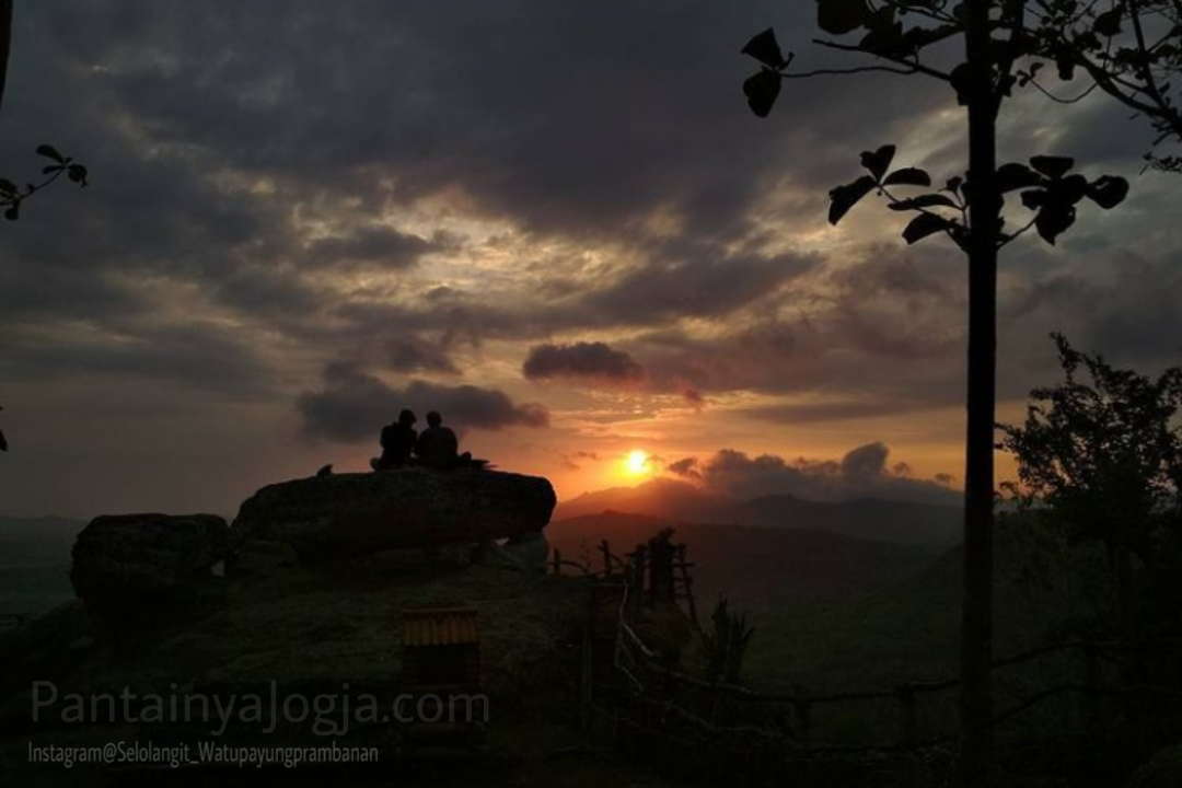 Keindahan Wisata Alam Perbukitan Selo Langit Prambanan Jogjakarta ...