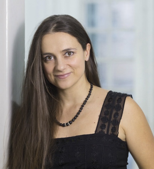 Pantalla Sonora: NURIA RIAL, UNA VOZ RUTILANTE Y CELESTIAL