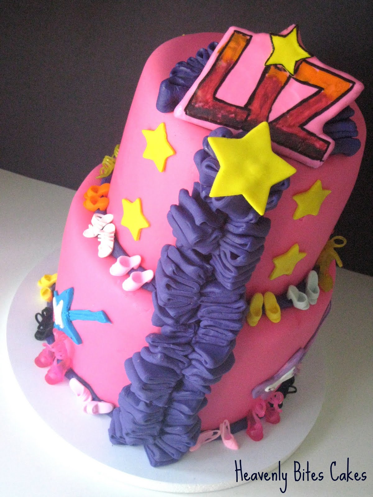 Heavenly Bites Cakes: Truly Outrageous! {Birthday Cake}