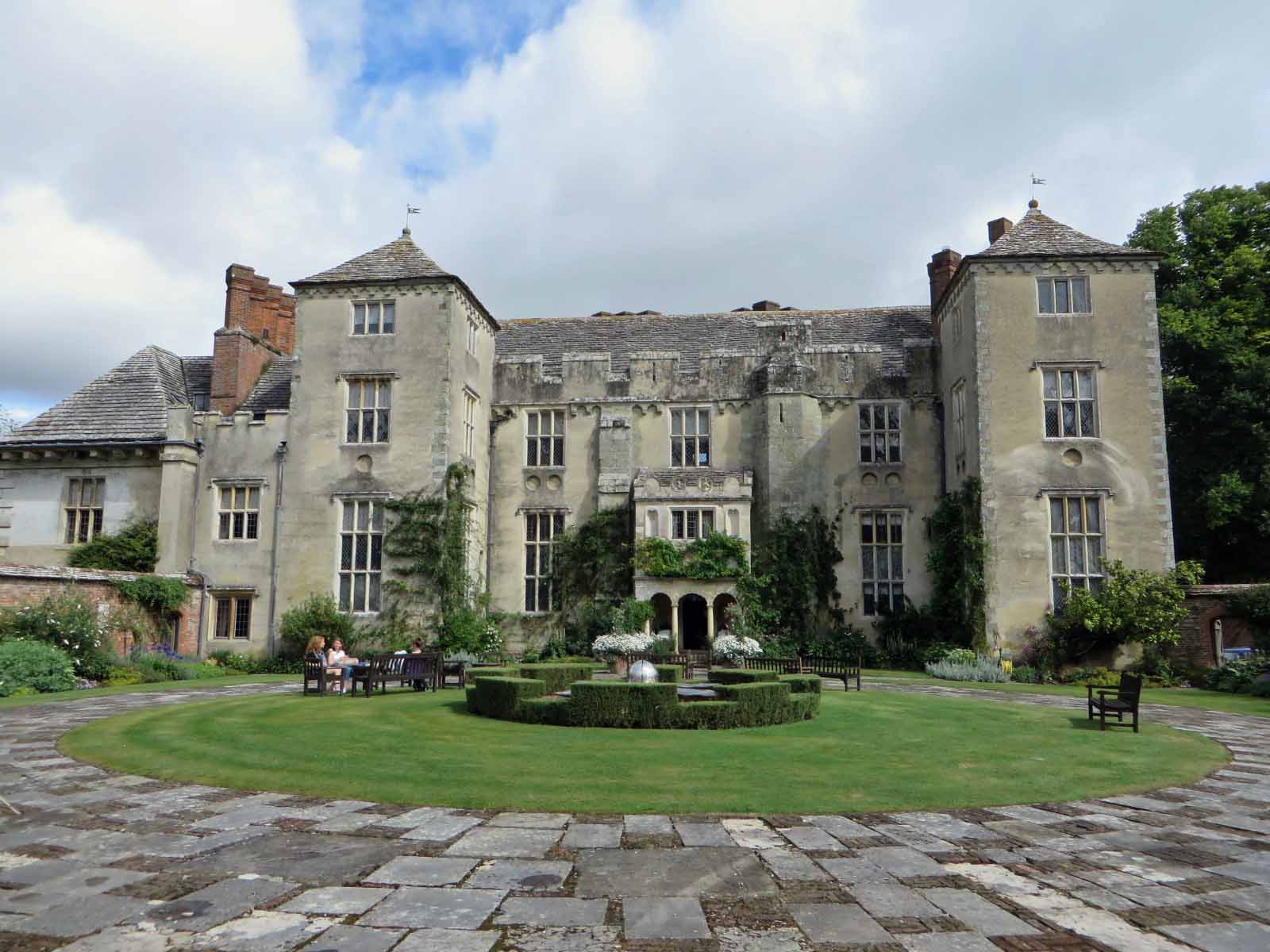 Dorset Allsorts: Cranborne Manor Garden