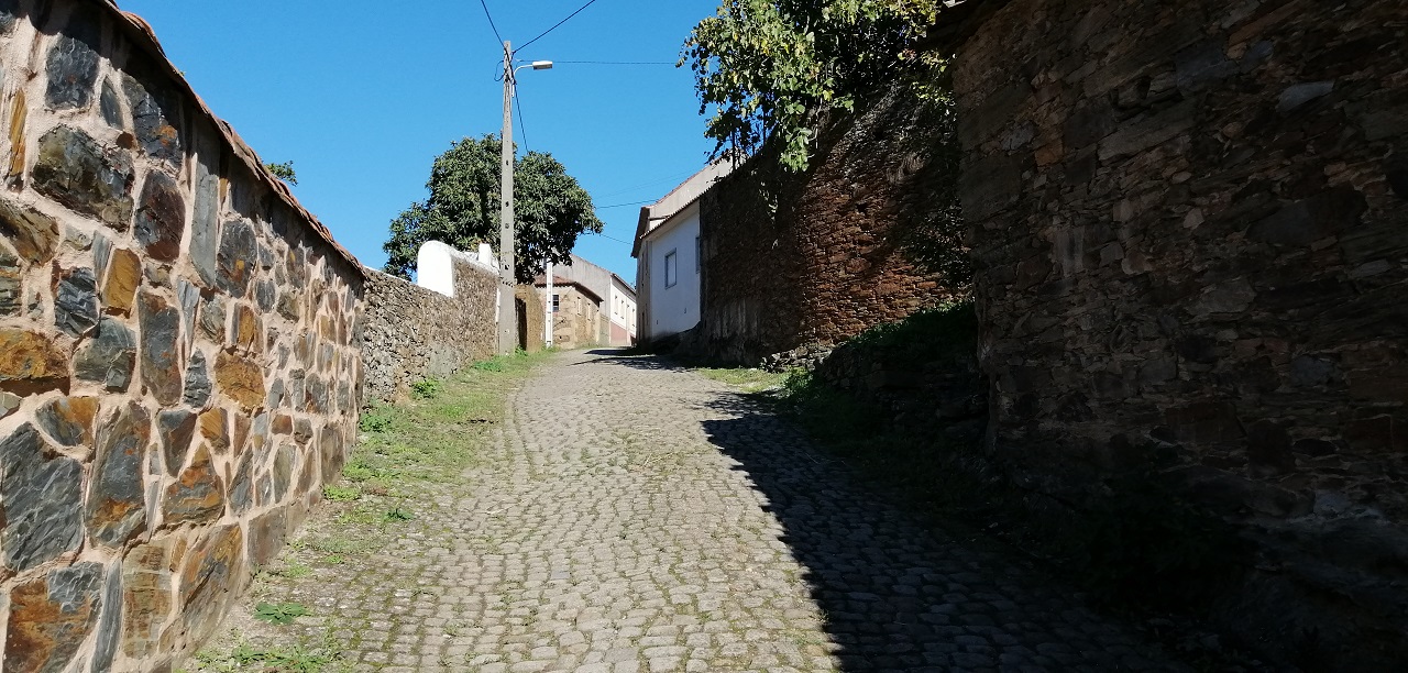 VALBOM - Uma pequena ... Grande Aldeia