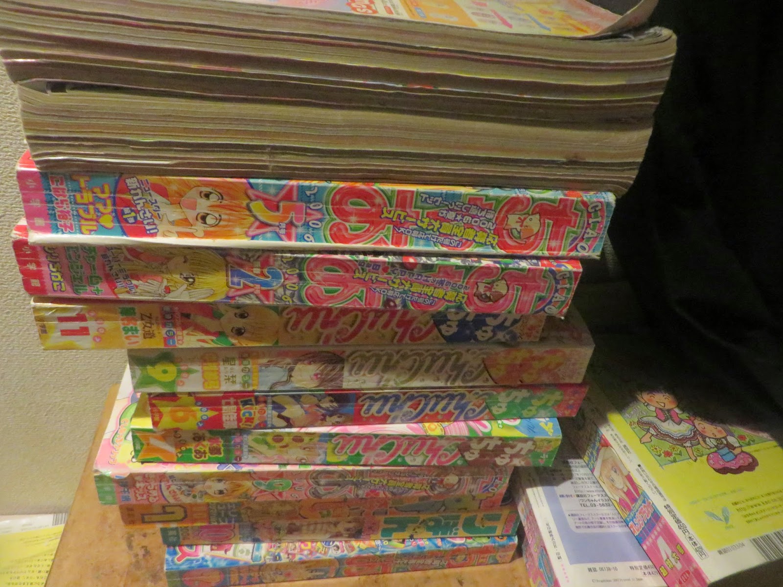 CREATE A HOBBY : Recycled Paper Crafts out of Comics Pages