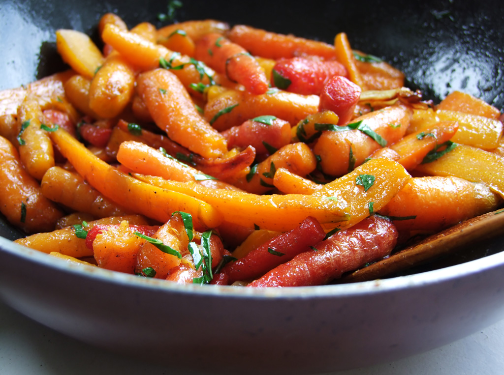 Konyhológia: Sült-párolt répa (With images) | Sárgarépa, Vegán receptek ...